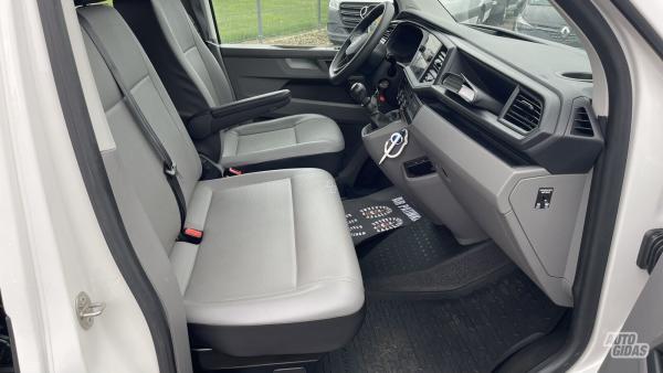 Balts Volkswagen Caravelle 2022 Marijampole, ar dzinēja tilpumu 2.00 L un nobraukumu 145 tūkst. km par 26500 €, foto 8 vietnē AUTOMOTO.COM.LV