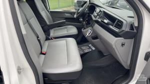 Balts Volkswagen Caravelle 2022 Marijampole, ar dzinēja tilpumu 2.00 L un nobraukumu 145 tūkst. km par 26500 €, foto 9 vietnē AUTOMOTO.COM.LV