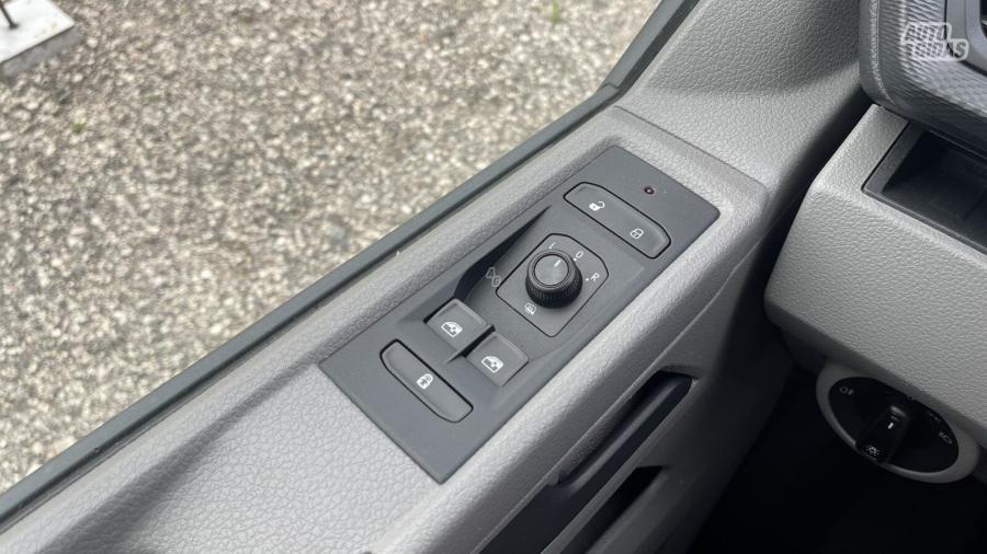 Balts Volkswagen Caravelle 2022 Marijampole, ar dzinēja tilpumu 2.00 L un nobraukumu 145 tūkst. km par 26500 €, foto 18 vietnē AUTOMOTO.COM.LV