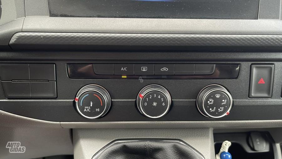 Balts Volkswagen Caravelle 2022 Marijampole, ar dzinēja tilpumu 2.00 L un nobraukumu 145 tūkst. km par 26500 €, foto 27 vietnē AUTOMOTO.COM.LV