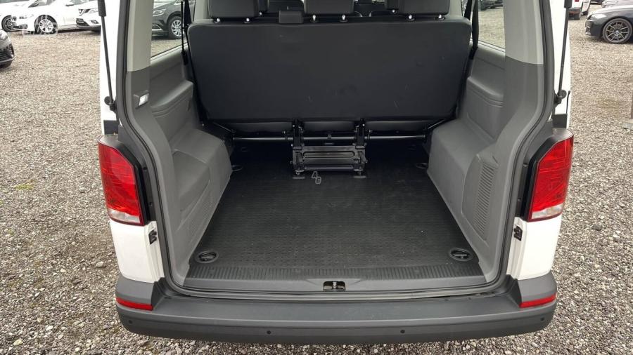 Balts Volkswagen Caravelle 2022 Marijampole, ar dzinēja tilpumu 2.00 L un nobraukumu 145 tūkst. km par 26500 €, foto 36 vietnē AUTOMOTO.COM.LV