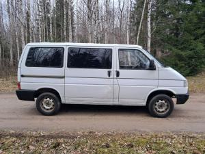 White Volkswagen Caravelle 1995 in Rapla, with an engine capacity of 2.40 L and mileage of 580 thousand km for 1600 €, photo 4 on AUTOMOTO.COM.LV