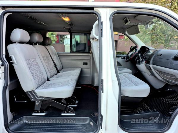 White Volkswagen Caravelle 2005 in Tallinn, with an engine capacity of 2.50 L and mileage of 381 thousand km for 3990 €, photo 9 on AUTOMOTO.COM.LV
