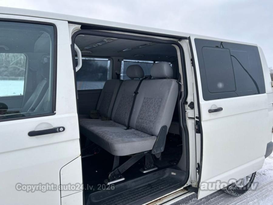 White Volkswagen Caravelle 2006 in Otepaa, with an engine capacity of 2.50 L and mileage of 307 thousand km for 5300 €, photo 6 on AUTOMOTO.COM.LV