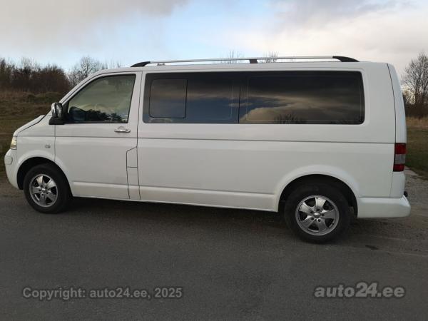 White Volkswagen Caravelle 2007 in Tallinn, with an engine capacity of 2.50 L and mileage of 395 thousand km for 5990 €, photo 4 on AUTOMOTO.COM.LV