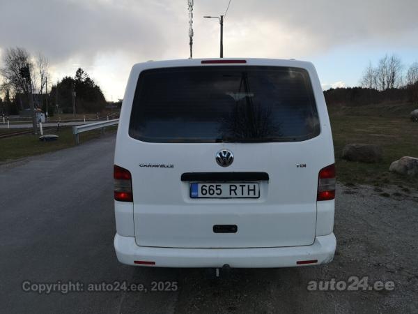 White Volkswagen Caravelle 2007 in Tallinn, with an engine capacity of 2.50 L and mileage of 395 thousand km for 5990 €, photo 6 on AUTOMOTO.COM.LV