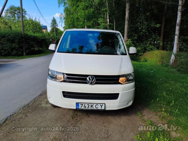 White Volkswagen Caravelle 2012 in Tallinn, with an engine capacity of 2.00 L and mileage of 267 thousand km for 7000 €, photo 2 on AUTOMOTO.COM.LV