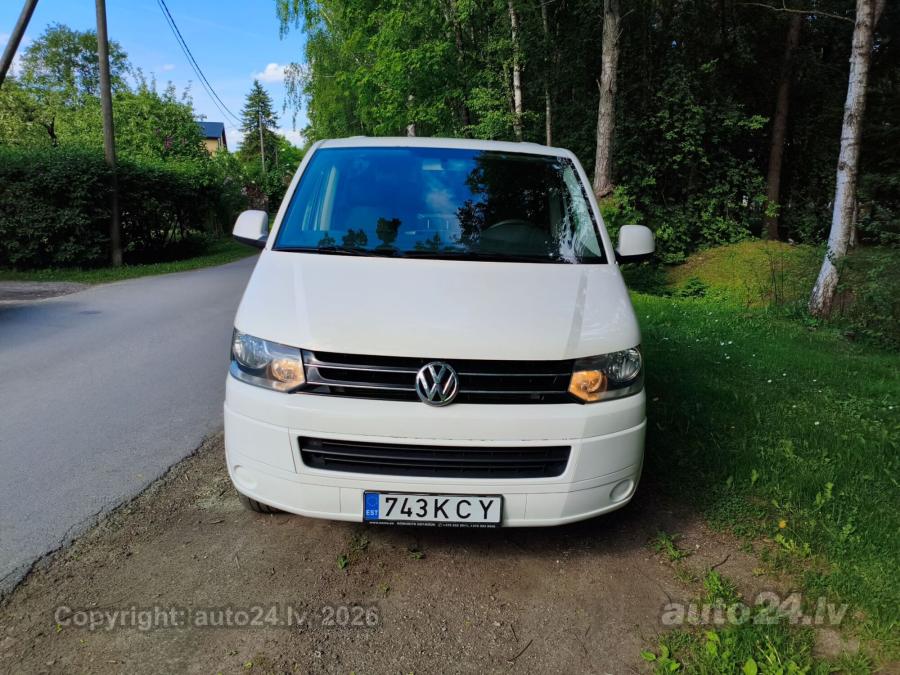 White Volkswagen Caravelle 2012 in Tallinn, with an engine capacity of 2.00 L and mileage of 267 thousand km for 7000 €, photo 3 on AUTOMOTO.COM.LV