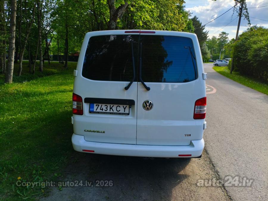 White Volkswagen Caravelle 2012 in Tallinn, with an engine capacity of 2.00 L and mileage of 267 thousand km for 7000 €, photo 7 on AUTOMOTO.COM.LV