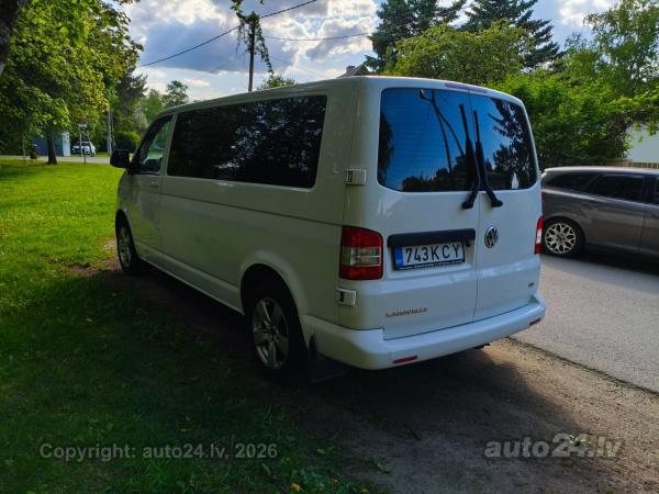 White Volkswagen Caravelle 2012 in Tallinn, with an engine capacity of 2.00 L and mileage of 267 thousand km for 7000 €, photo 7 on AUTOMOTO.COM.LV