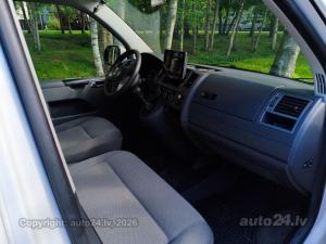 White Volkswagen Caravelle 2012 in Tallinn, with an engine capacity of 2.00 L and mileage of 267 thousand km for 7000 €, photo 11 on AUTOMOTO.COM.LV