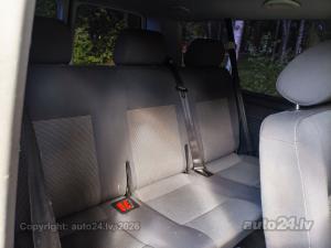 White Volkswagen Caravelle 2012 in Tallinn, with an engine capacity of 2.00 L and mileage of 267 thousand km for 7000 €, photo 13 on AUTOMOTO.COM.LV