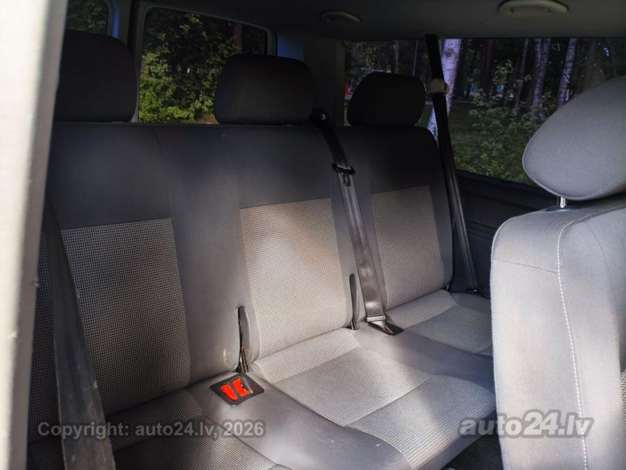White Volkswagen Caravelle 2012 in Tallinn, with an engine capacity of 2.00 L and mileage of 267 thousand km for 7000 €, photo 13 on AUTOMOTO.COM.LV