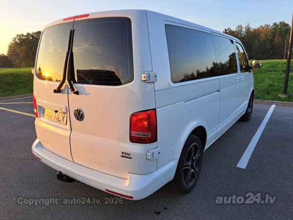 White Volkswagen Caravelle 2013 in Tallinn, with an engine capacity of 2.00 L and mileage of 310 thousand km for 10950 €, photo 9 on AUTOMOTO.COM.LV