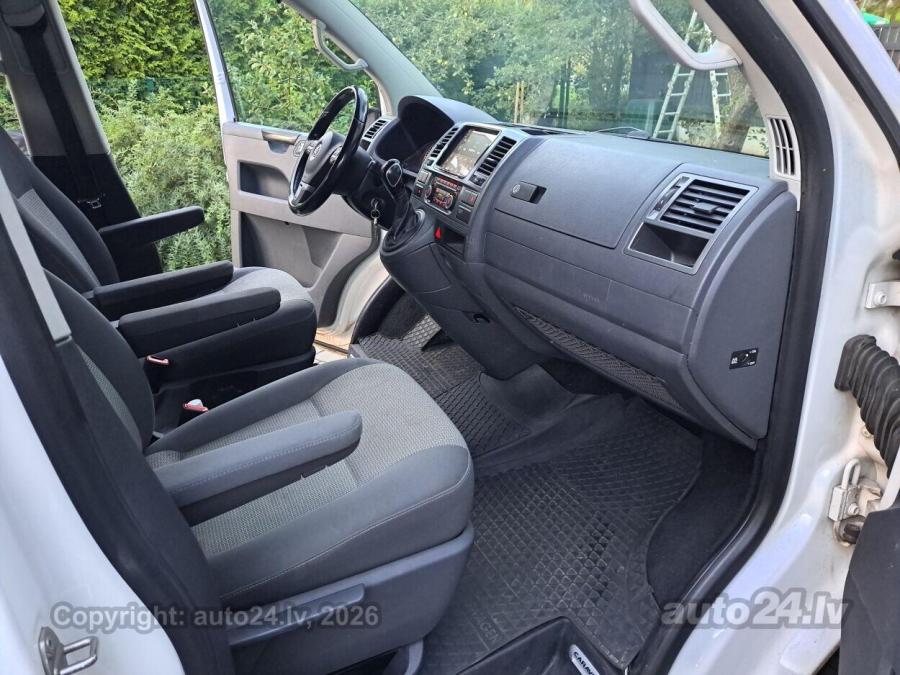 White Volkswagen Caravelle 2013 in Tallinn, with an engine capacity of 2.00 L and mileage of 310 thousand km for 10950 €, photo 13 on AUTOMOTO.COM.LV