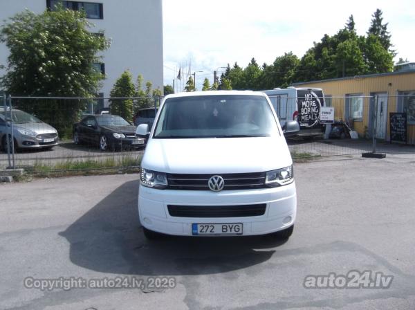 Balts Volkswagen Caravelle 2014 Tallina, ar dzinēja tilpumu 2.00 L un nobraukumu 327 tūkst. km par 12500 €, foto 1 vietnē AUTOMOTO.COM.LV