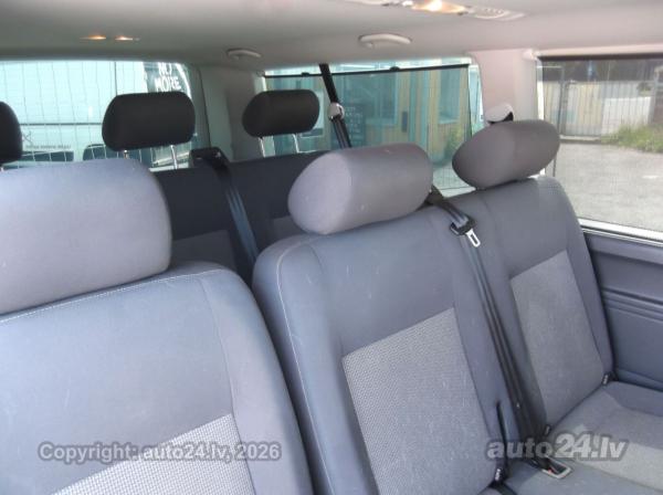 Balts Volkswagen Caravelle 2014 Tallina, ar dzinēja tilpumu 2.00 L un nobraukumu 327 tūkst. km par 12500 €, foto 8 vietnē AUTOMOTO.COM.LV