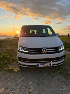 Balts Volkswagen Caravelle 2018 Tallina, ar dzinēja tilpumu 2.00 L un nobraukumu 165 tūkst. km par 34990 €, foto  vietnē AUTOMOTO.COM.LV