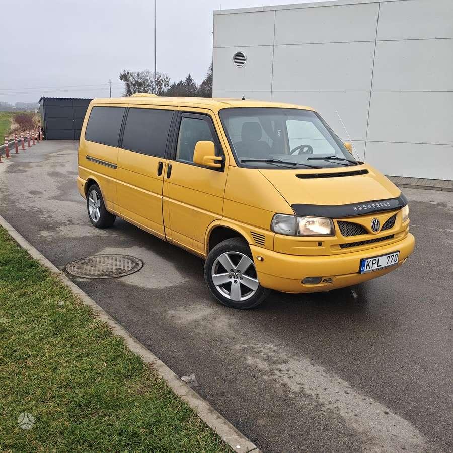 Yellow Volkswagen Caravelle 2001 in Alytus, with an engine capacity of 2.50 L and mileage of 400 thousand km for 3900 €, photo 1 on AUTOMOTO.COM.LV