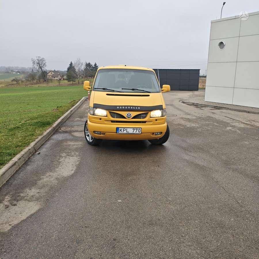 Yellow Volkswagen Caravelle 2001 in Alytus, with an engine capacity of 2.50 L and mileage of 400 thousand km for 3900 €, photo 3 on AUTOMOTO.COM.LV
