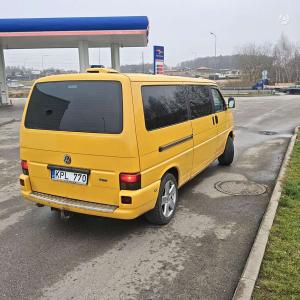 Yellow Volkswagen Caravelle 2001 in Alytus, with an engine capacity of 2.50 L and mileage of 400 thousand km for 3900 €, photo 4 on AUTOMOTO.COM.LV