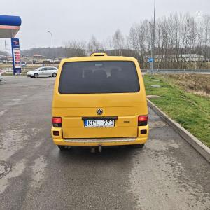 Yellow Volkswagen Caravelle 2001 in Alytus, with an engine capacity of 2.50 L and mileage of 400 thousand km for 3900 €, photo 5 on AUTOMOTO.COM.LV