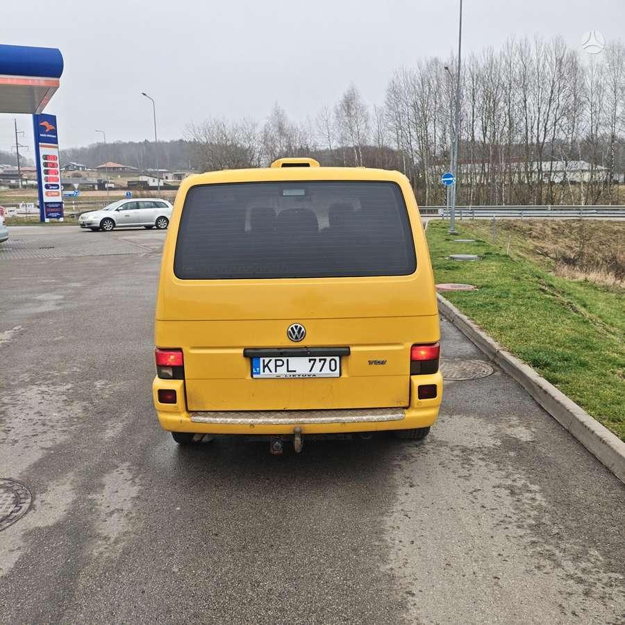 Yellow Volkswagen Caravelle 2001 in Alytus, with an engine capacity of 2.50 L and mileage of 400 thousand km for 3900 €, photo 5 on AUTOMOTO.COM.LV