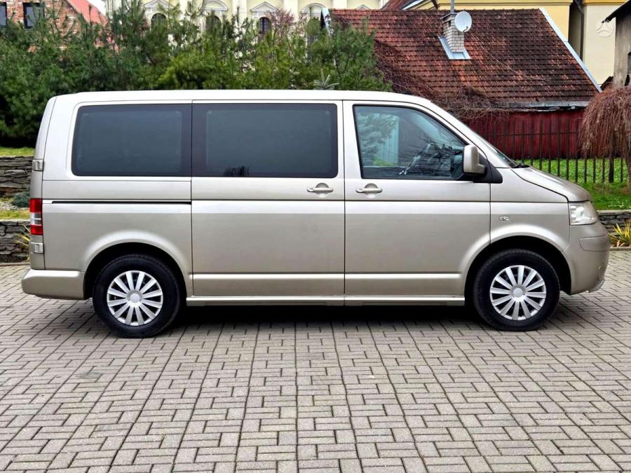 Yellow Volkswagen Caravelle 2008 in Kedainiai, with an engine capacity of 2.50 L and mileage of 298 thousand km for 8500 €, photo 11 on AUTOMOTO.COM.LV