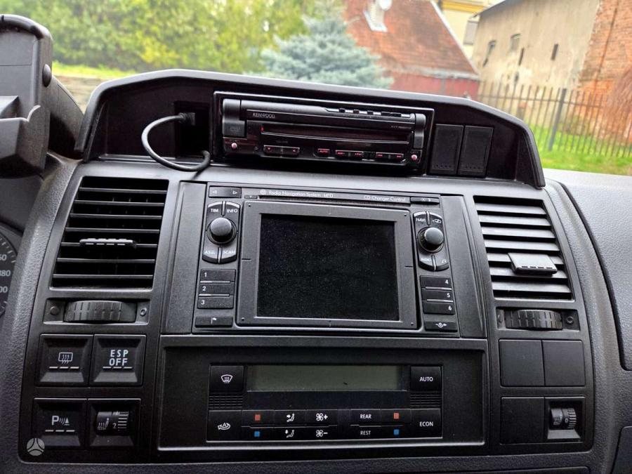 Yellow Volkswagen Caravelle 2008 in Kedainiai, with an engine capacity of 2.50 L and mileage of 298 thousand km for 8500 €, photo 25 on AUTOMOTO.COM.LV