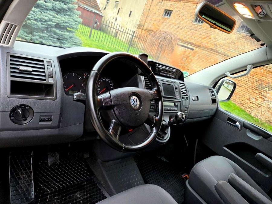 Yellow Volkswagen Caravelle 2008 in Kedainiai, with an engine capacity of 2.50 L and mileage of 298 thousand km for 8500 €, photo 29 on AUTOMOTO.COM.LV