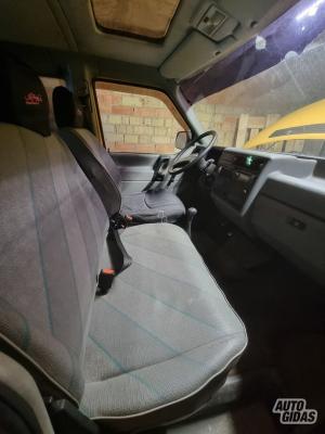 Yellow Volkswagen Caravelle 1995 in Siauliai, with an engine capacity of 2.40 L and mileage of 435 thousand km for 2150 €, photo 12 on AUTOMOTO.COM.LV