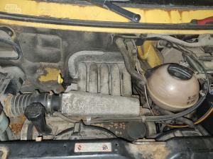 Yellow Volkswagen Caravelle 1995 in Siauliai, with an engine capacity of 2.40 L and mileage of 435 thousand km for 2150 €, photo 17 on AUTOMOTO.COM.LV