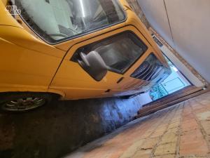 Yellow Volkswagen Caravelle 1995 in Siauliai, with an engine capacity of 2.40 L and mileage of 435 thousand km for 2150 €, photo 10 on AUTOMOTO.COM.LV