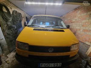 Yellow Volkswagen Caravelle 1995 in Siauliai, with an engine capacity of 2.40 L and mileage of 435 thousand km for 2100 €, photo 11 on AUTOMOTO.COM.LV