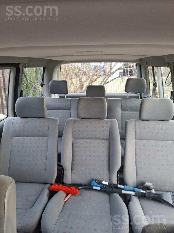 Dzeltens Volkswagen Caravelle 1999 Dobele, ar dzinēja tilpumu 2.00 L un nobraukumu 57 tūkst. km par 5500 €, foto 6 vietnē AUTOMOTO.COM.LV