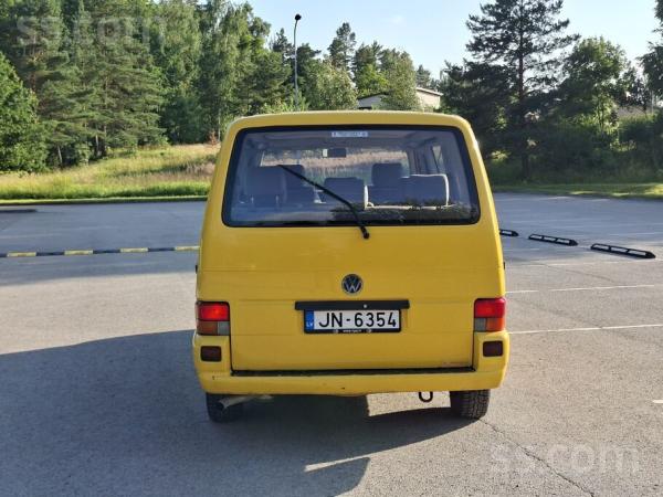 Yellow Volkswagen Caravelle 1999 in Dobele, with an engine capacity of 2.00 L and mileage of 58 thousand km for 4000 €, photo 7 on AUTOMOTO.COM.LV