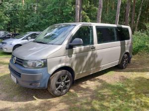 Yellow Volkswagen Caravelle 2012 in Riga, with an engine capacity of 2.00 L and mileage of 347 thousand km for 8500 €, photo 5 on AUTOMOTO.COM.LV