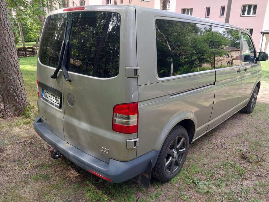 Yellow Volkswagen Caravelle 2012 in Riga, with an engine capacity of 2.00 L and mileage of 347 thousand km for 8500 €, photo 6 on AUTOMOTO.COM.LV