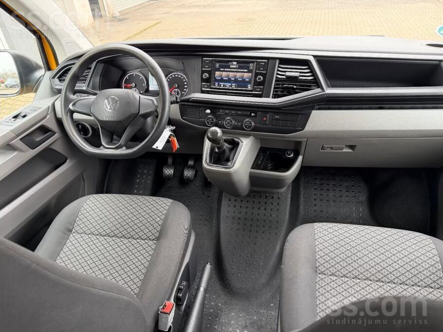Dzeltens Volkswagen Caravelle 2021 Rīga, ar dzinēja tilpumu 2.00 L un nobraukumu 295 tūkst. km par 22700 €, foto 3 vietnē AUTOMOTO.COM.LV