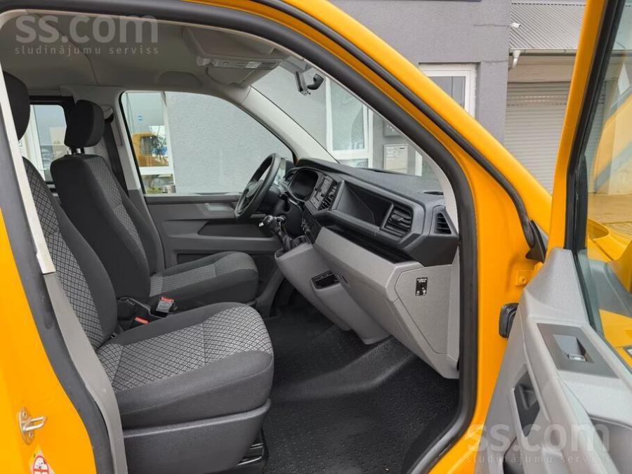 Dzeltens Volkswagen Caravelle 2021 Rīga, ar dzinēja tilpumu 2.00 L un nobraukumu 295 tūkst. km par 22700 €, foto 5 vietnē AUTOMOTO.COM.LV