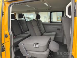 Dzeltens Volkswagen Caravelle 2021 Rīga, ar dzinēja tilpumu 2.00 L un nobraukumu 295 tūkst. km par 22700 €, foto 6 vietnē AUTOMOTO.COM.LV
