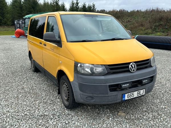 Yellow Volkswagen Caravelle 2010 in Tallinn, with an engine capacity of 2.00 L and mileage of 574 thousand km for 6500 €, photo 1 on AUTOMOTO.COM.LV
