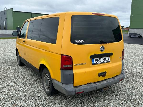 Yellow Volkswagen Caravelle 2010 in Tallinn, with an engine capacity of 2.00 L and mileage of 574 thousand km for 6500 €, photo 4 on AUTOMOTO.COM.LV