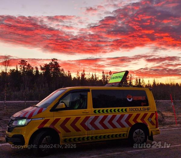Yellow Volkswagen Caravelle 2022 in Tallinn, with an engine capacity of 2.00 L and mileage of 330 thousand km for 27000 €, photo 2 on AUTOMOTO.COM.LV