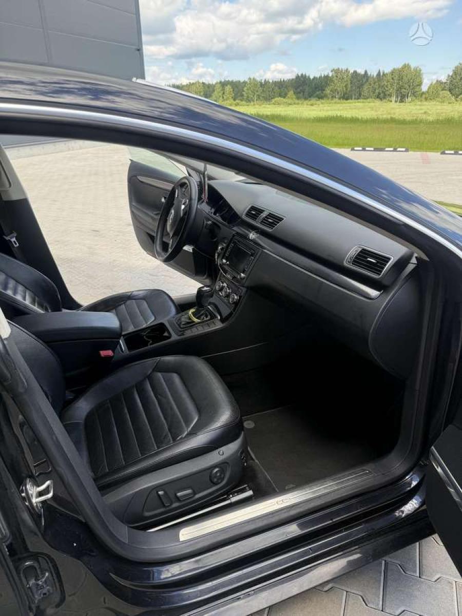 Black Volkswagen CC / Passat CC 2013 in Siauliai, with an engine capacity of 1.98 L and mileage of 220 thousand km for 5750 €, photo 6 on AUTOMOTO.COM.LV