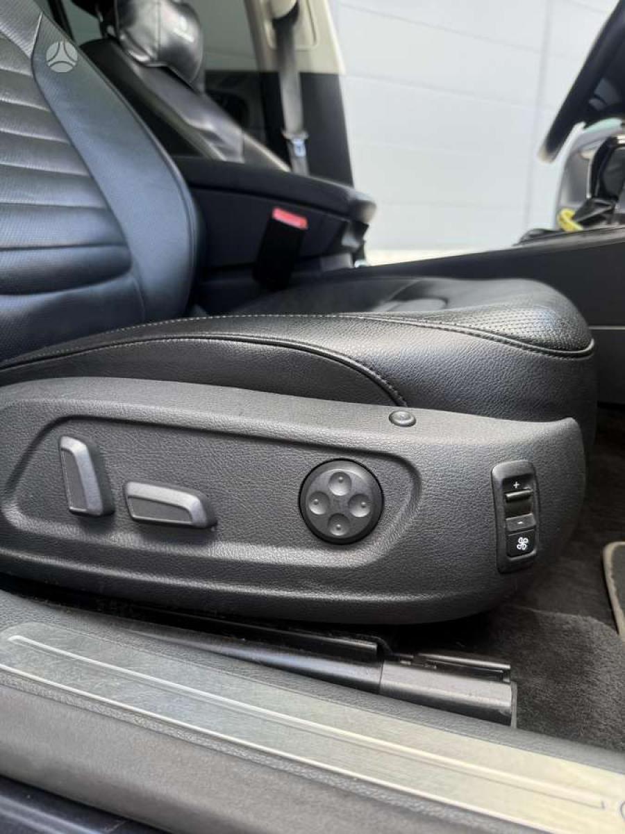 Black Volkswagen CC / Passat CC 2013 in Siauliai, with an engine capacity of 1.98 L and mileage of 220 thousand km for 5750 €, photo 9 on AUTOMOTO.COM.LV