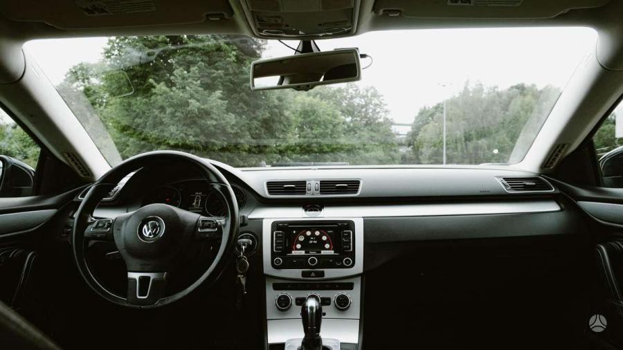 Black Volkswagen CC / Passat CC 2013 in Vilnius, with an engine capacity of 1.98 L and mileage of 219 thousand km for 7200 €, photo 7 on AUTOMOTO.COM.LV