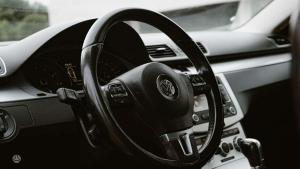 Black Volkswagen CC / Passat CC 2013 in Vilnius, with an engine capacity of 1.98 L and mileage of 219 thousand km for 7200 €, photo 8 on AUTOMOTO.COM.LV