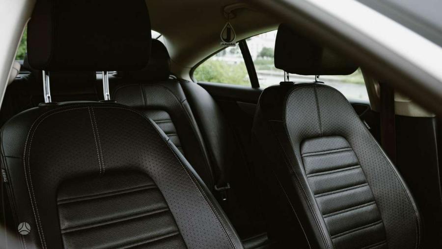 Black Volkswagen CC / Passat CC 2013 in Vilnius, with an engine capacity of 1.98 L and mileage of 219 thousand km for 7200 €, photo 11 on AUTOMOTO.COM.LV