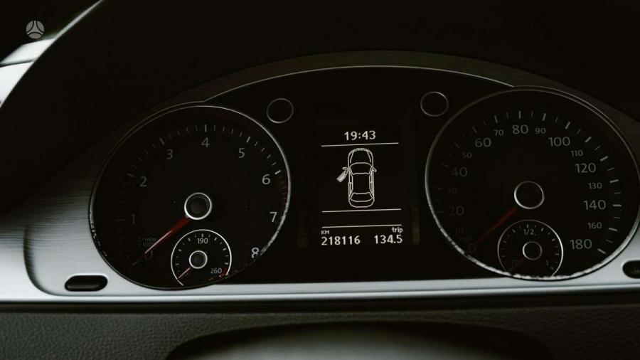 Black Volkswagen CC / Passat CC 2013 in Vilnius, with an engine capacity of 1.98 L and mileage of 219 thousand km for 7200 €, photo 16 on AUTOMOTO.COM.LV